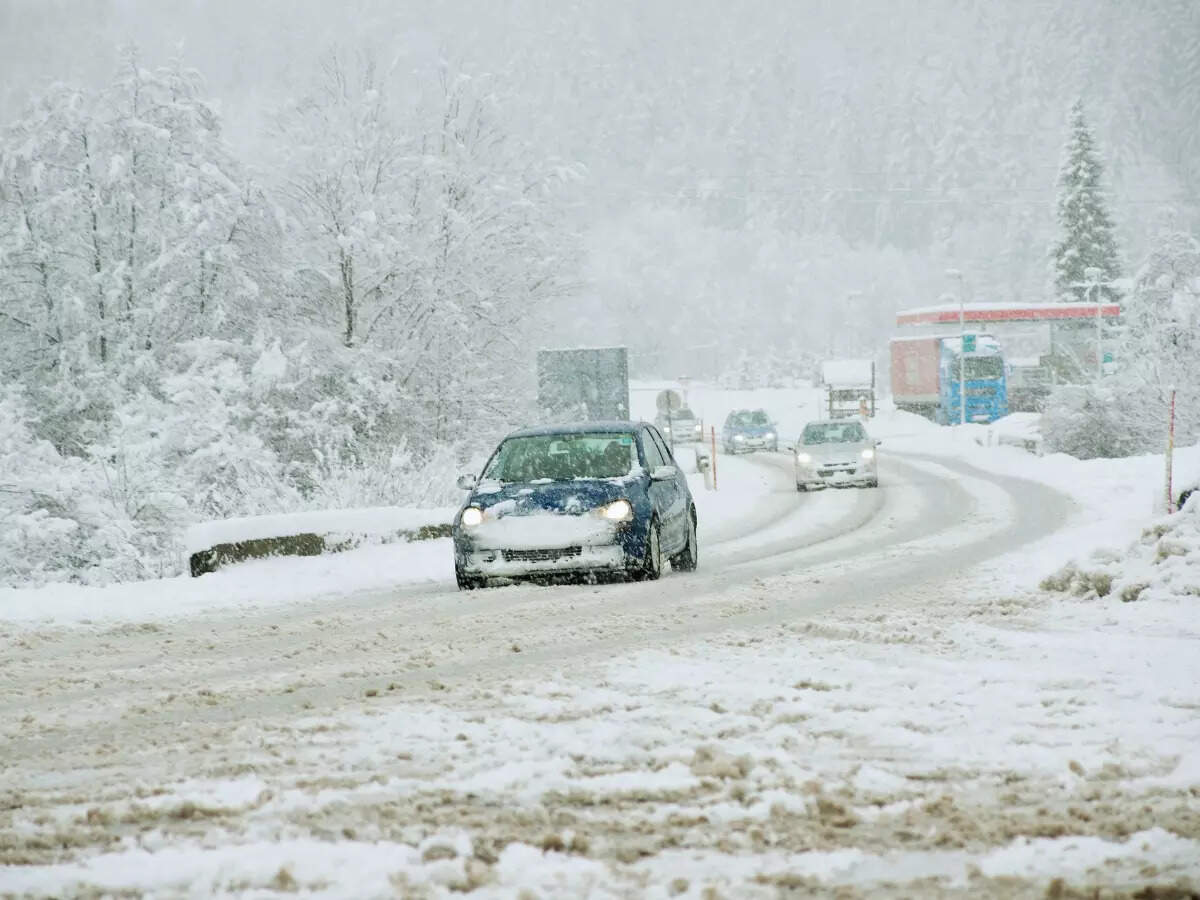 US Travel Advisory: Arctic storm causes delays,…