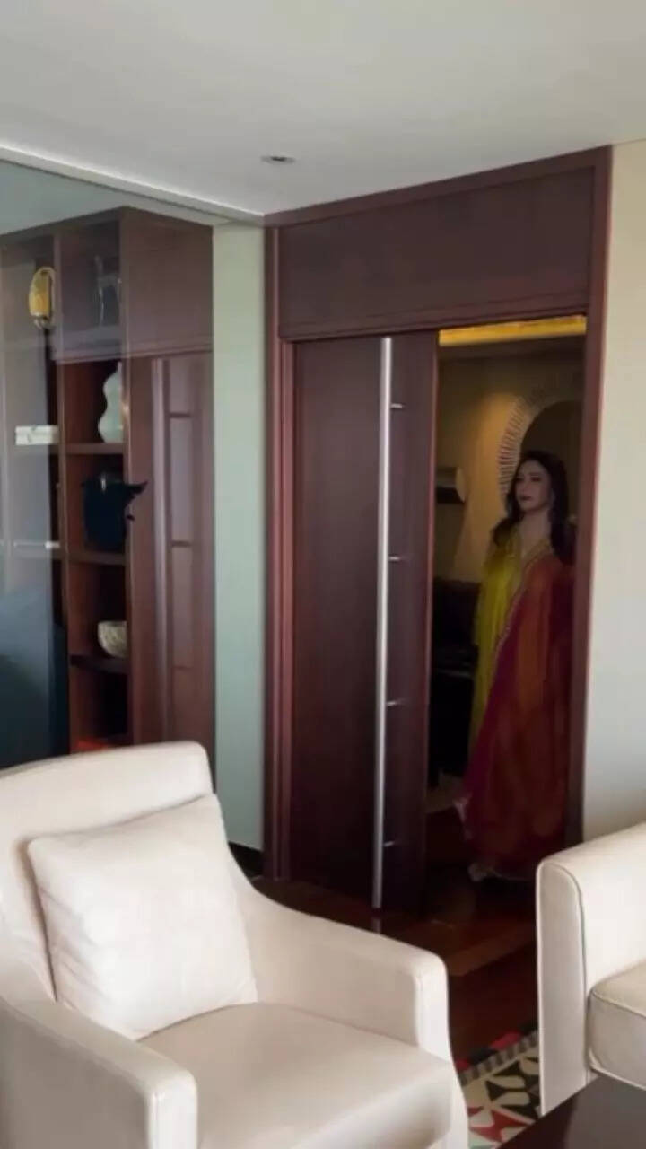 Madhuri Dixit House Interior Maja Ma | Gajraj Rao On Starring Opposite