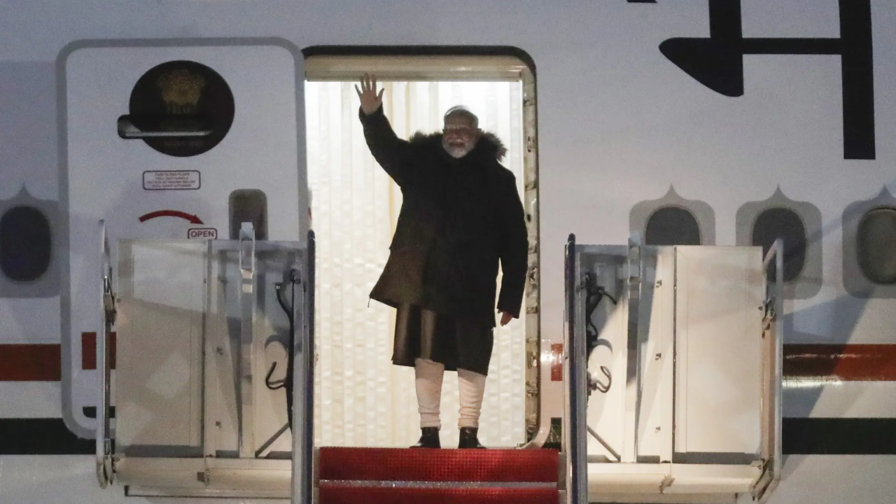 NaMoste America: PM Modi receives 'warm welcome' in 'winter chill', to meet Donald Trump for ...