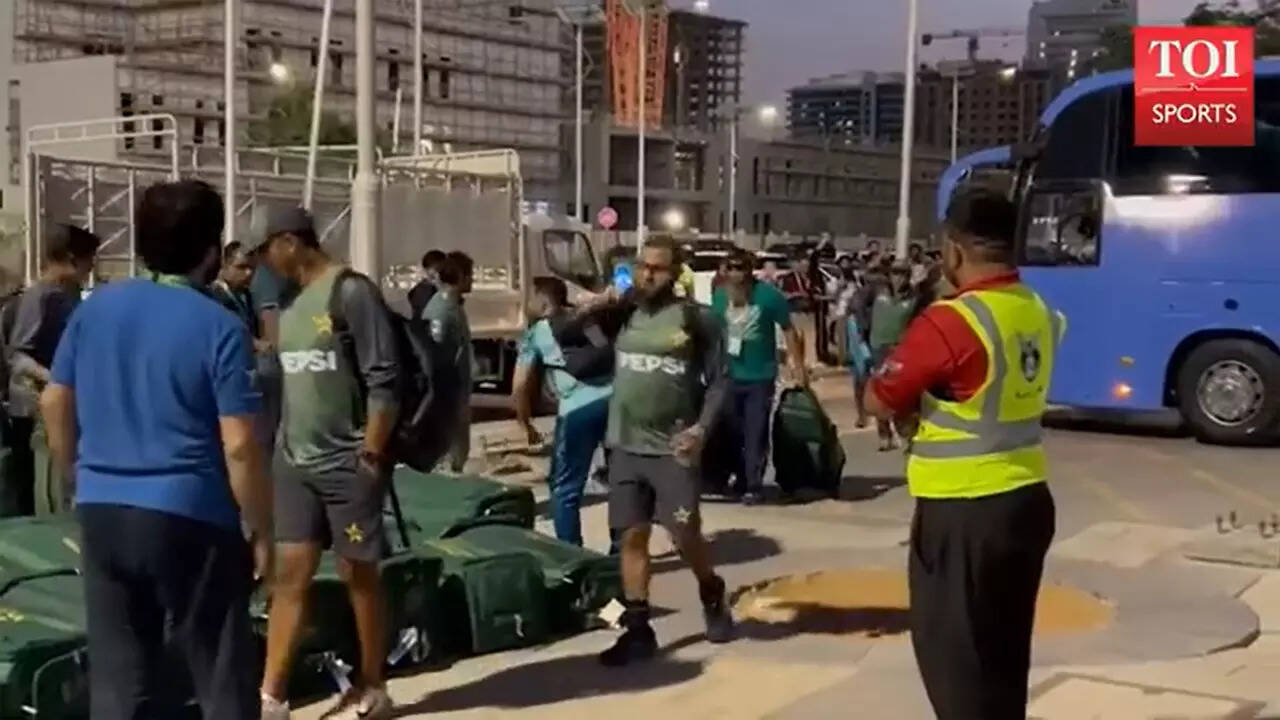 Pakistan team lands in Dubai for blockbuster Champions Trophy clash vs ...