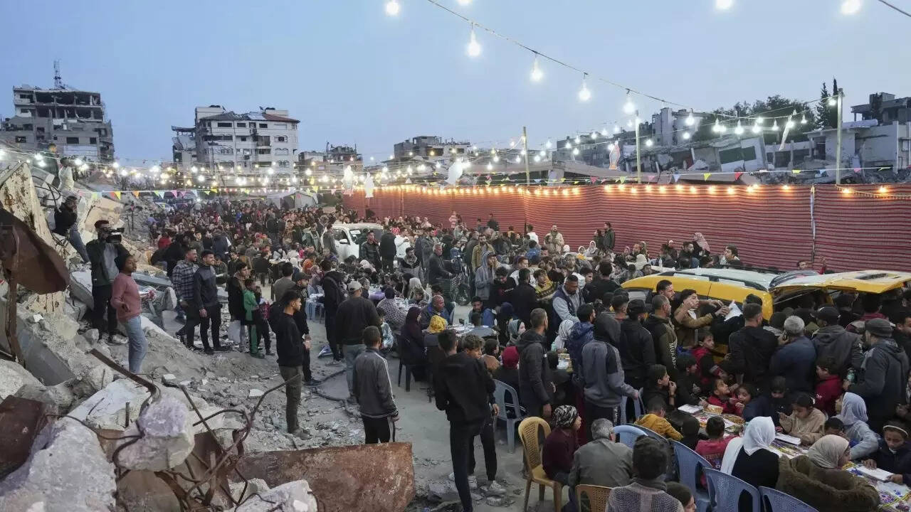 Resilience amid ruins: Gaza residents 'celebrate' Ramzan despite ...