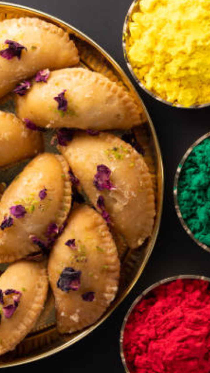 From UP's Gujiya to Maharashtra's Karanji: Different ways the HOLI ...