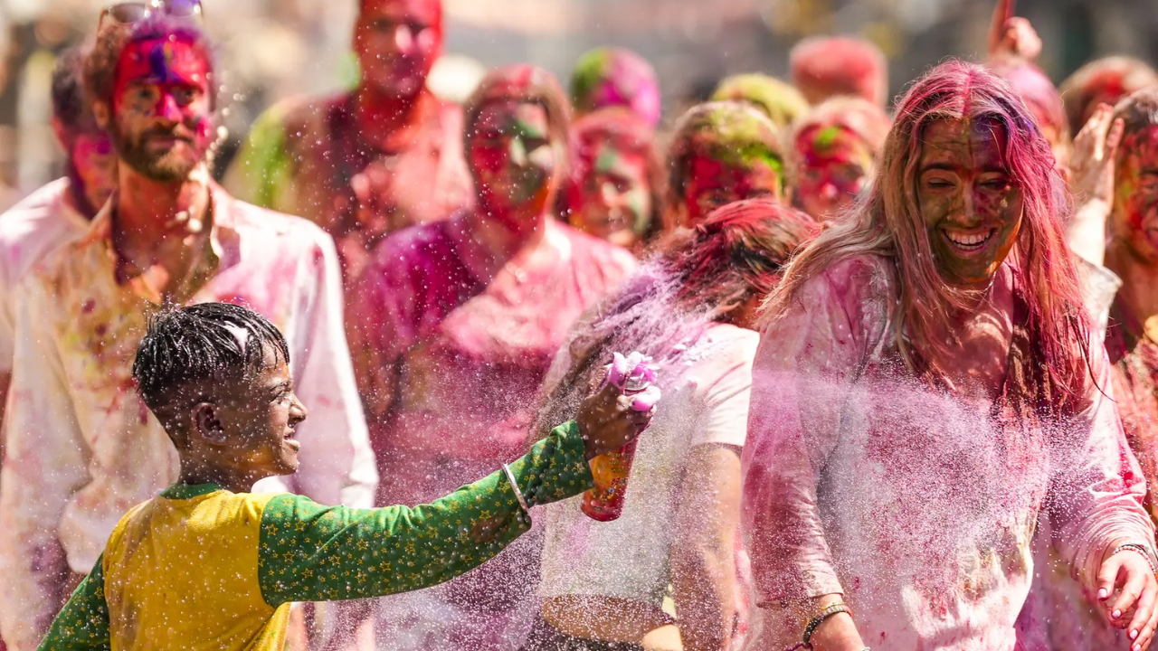 Joy, colors, and togetherness: A splash of colors across India- See in pics