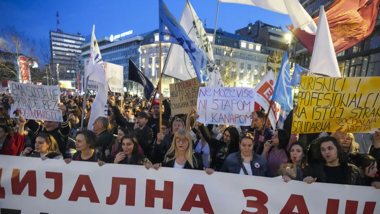 Serbia's political crisis: Amid mass anti-corruption protests, Vucic ...