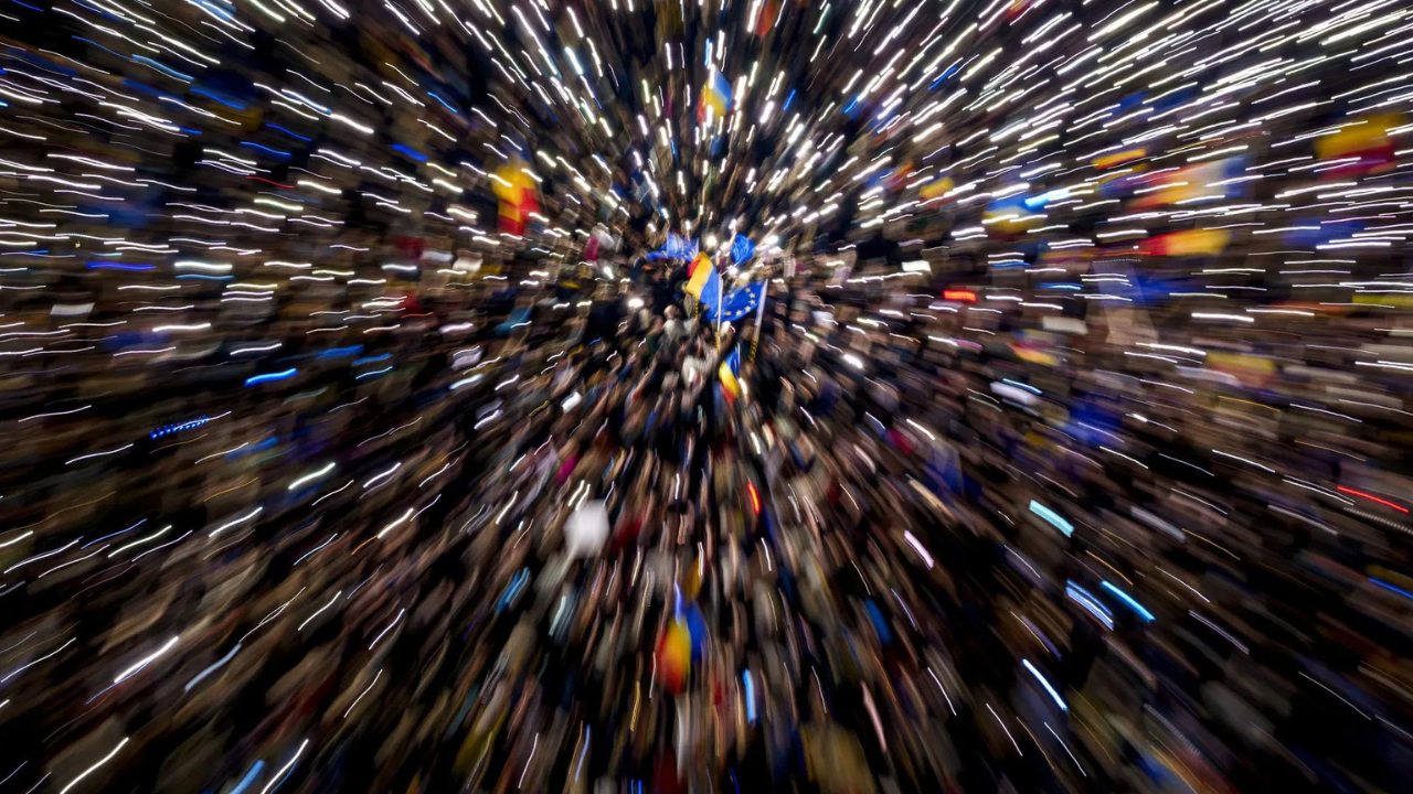 With flags in hand, Romanians kiss and raise slogans in pro-EU, anti ...
