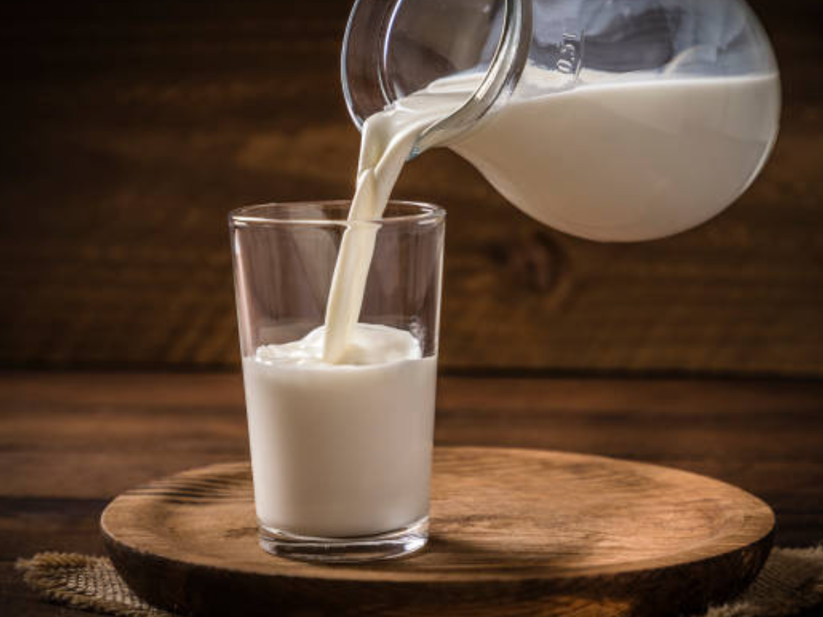 8 things to add to milk to increase its nutritional value
