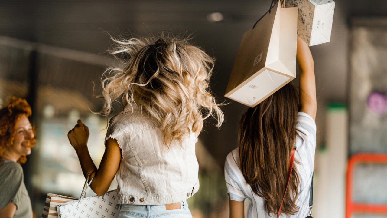 5 fashion tips to follow on a strict monthly budget
