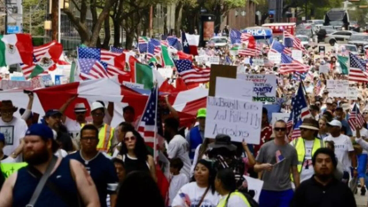 ‘Mega March’: Thousands fill Dallas streets for ending Trump ...