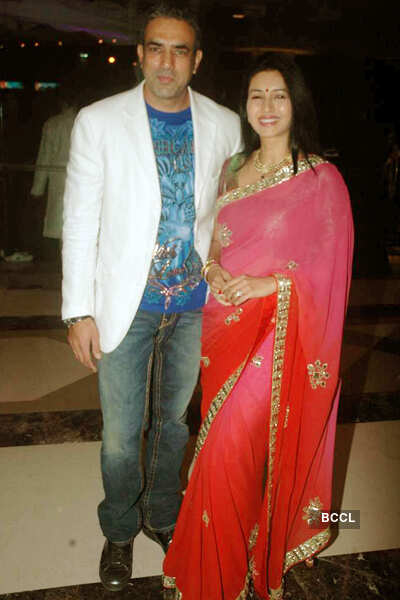 Deepti Bhatnagar with husband during Vikas Kalantri and Priyanka ...