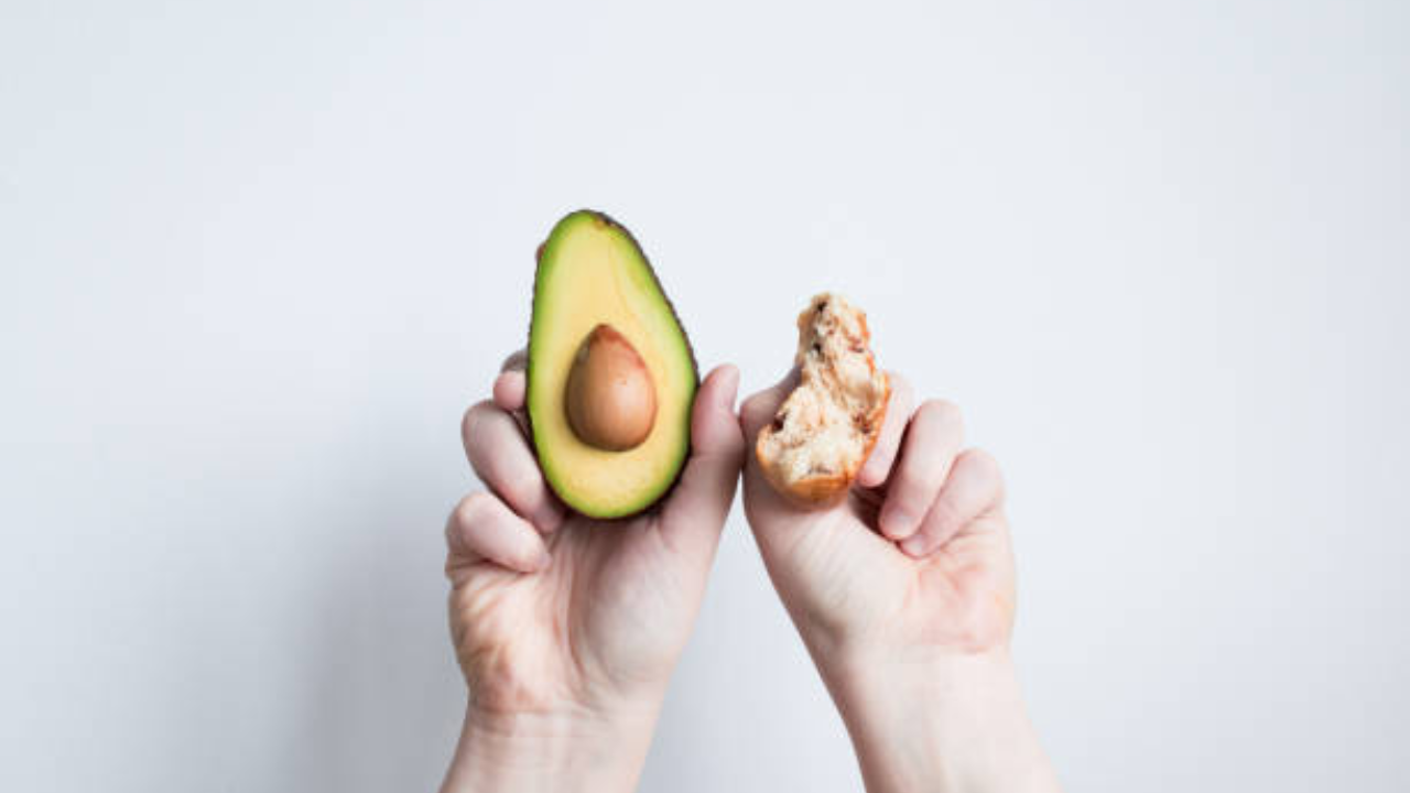 Avocado Pit Using Tips: Do you throw away the avocado pit? 4 ways to ...