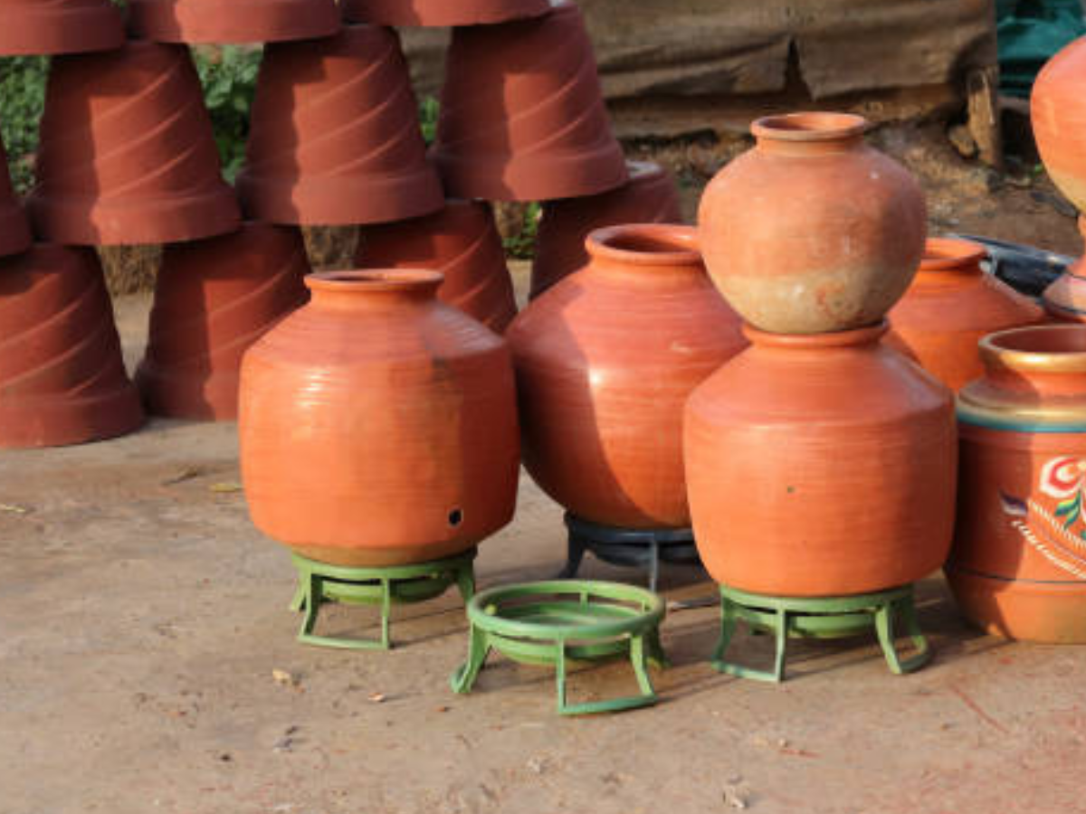 6 surprising benefits of sipping matka water during summer