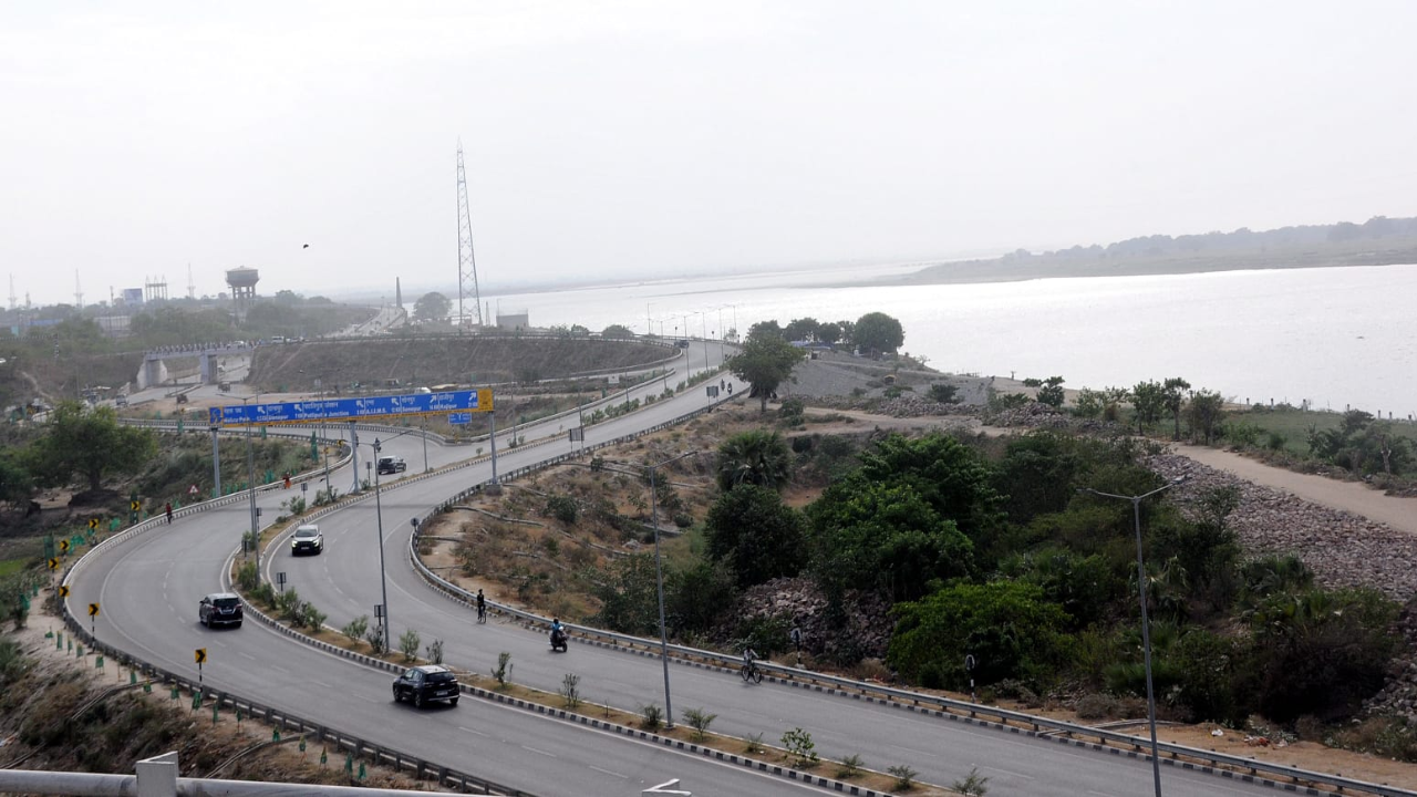 JP Ganga Path: Patna's Marine Drive transforms commute, becomes new evening hotspot (see pics)