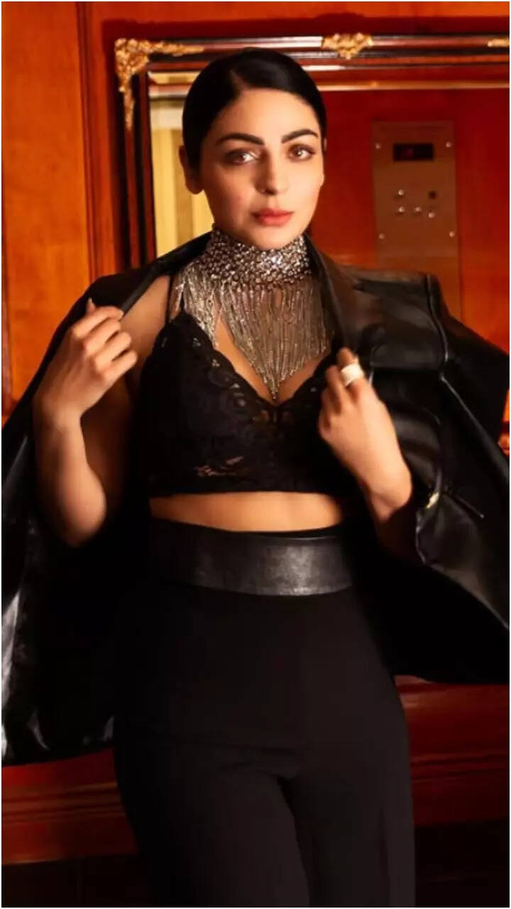 Neeru Bajwa In Black Saree