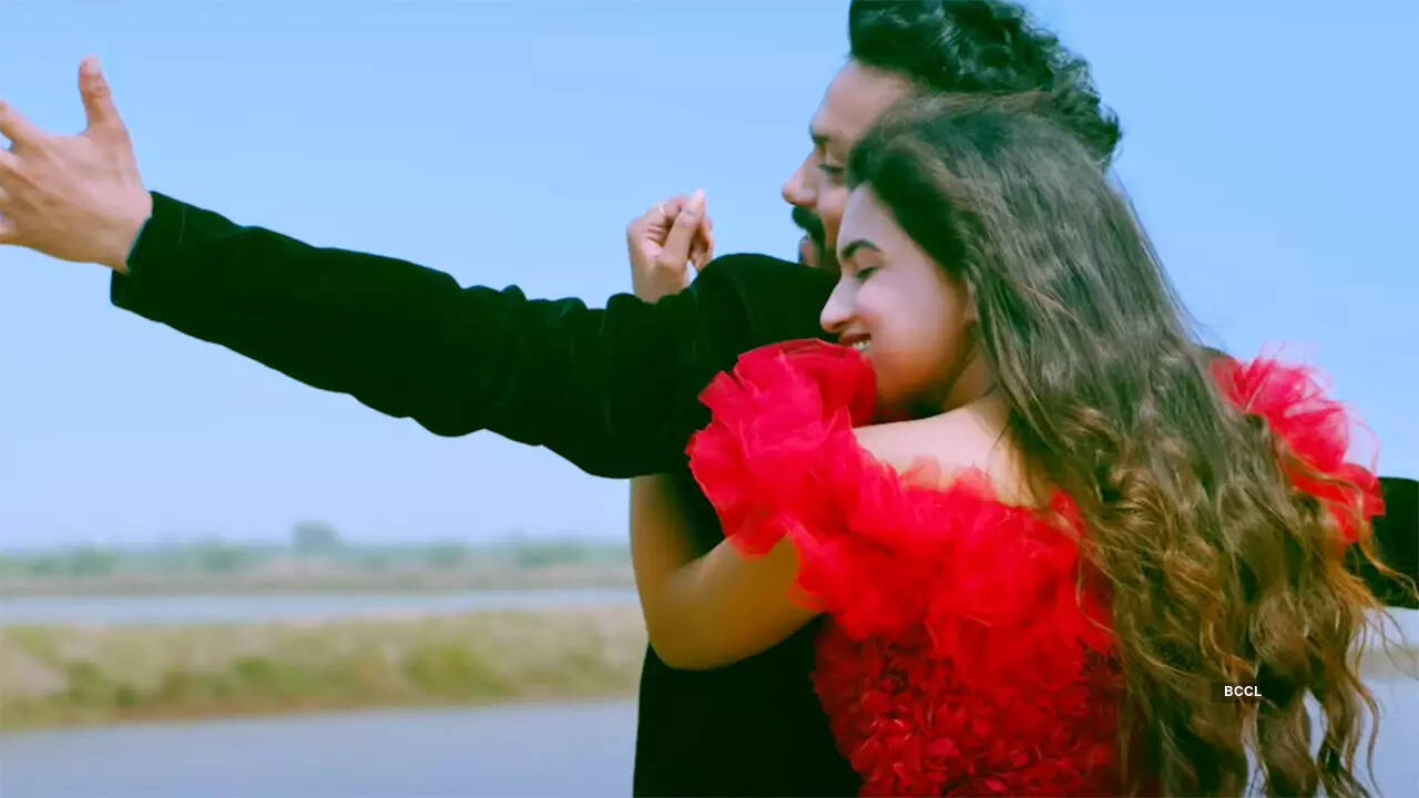 Kole Bor Movie: Showtimes, Review, Songs, Trailer, Posters, News ...