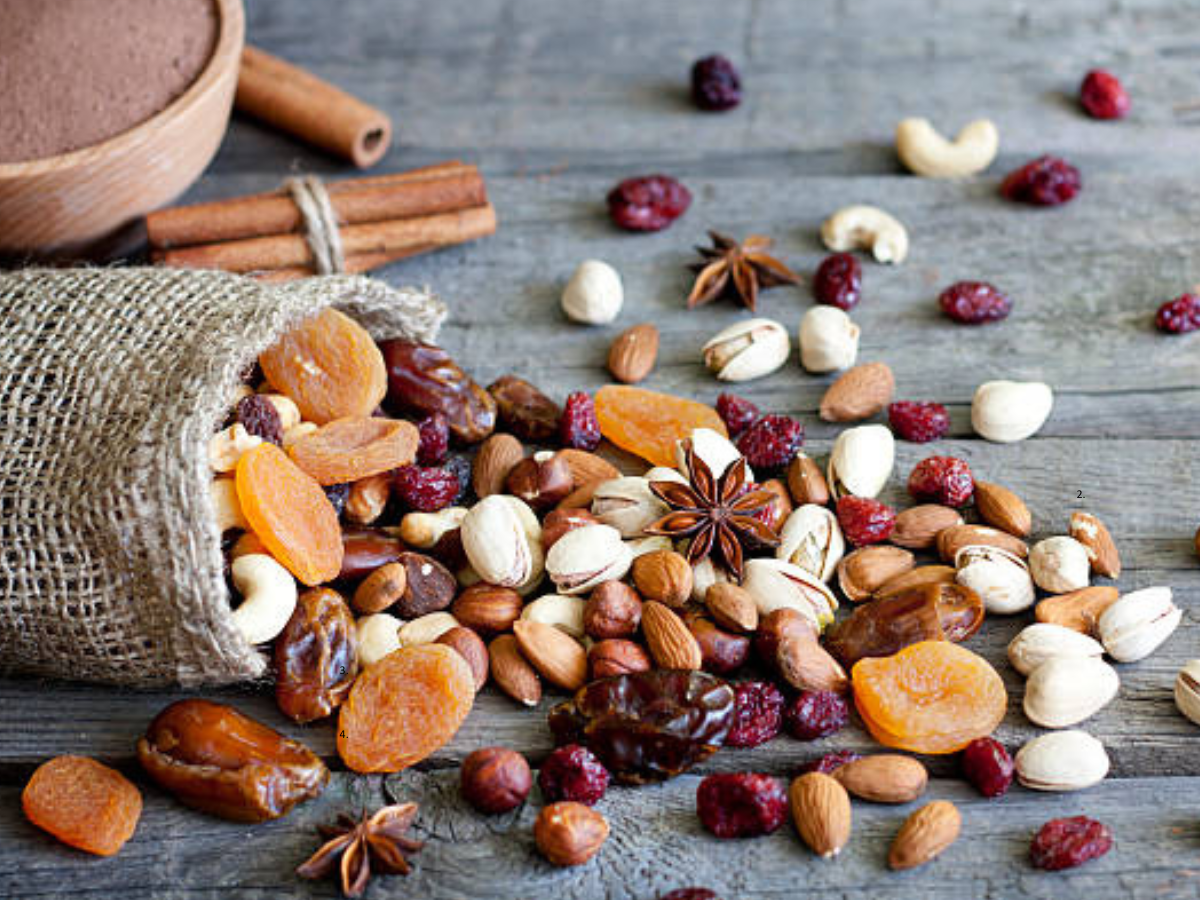 5 dry nuts to eat daily for common health issues
