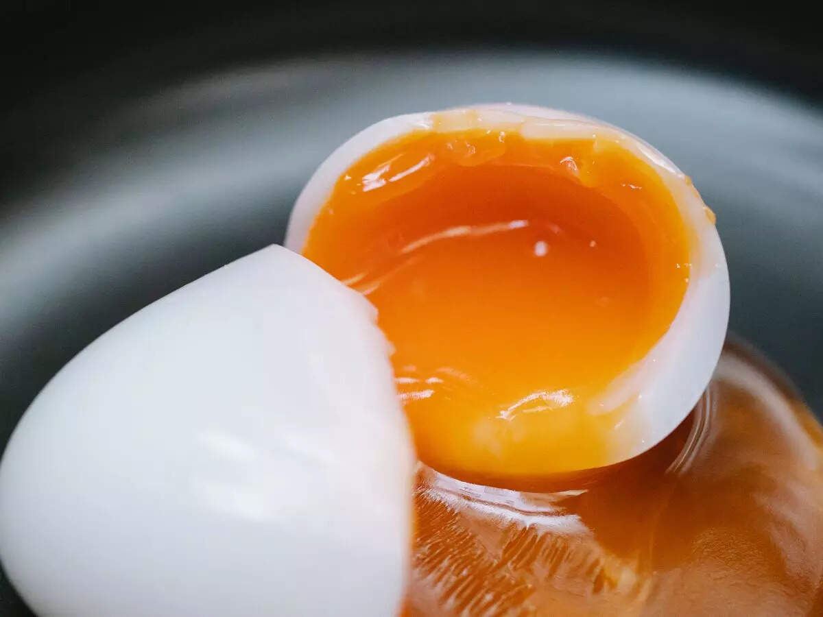 Is it safe to eat half boiled eggs?
