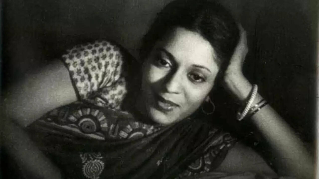Meet Leela Chitnis, Ashok Kumar's star, India's first graduate actress ...