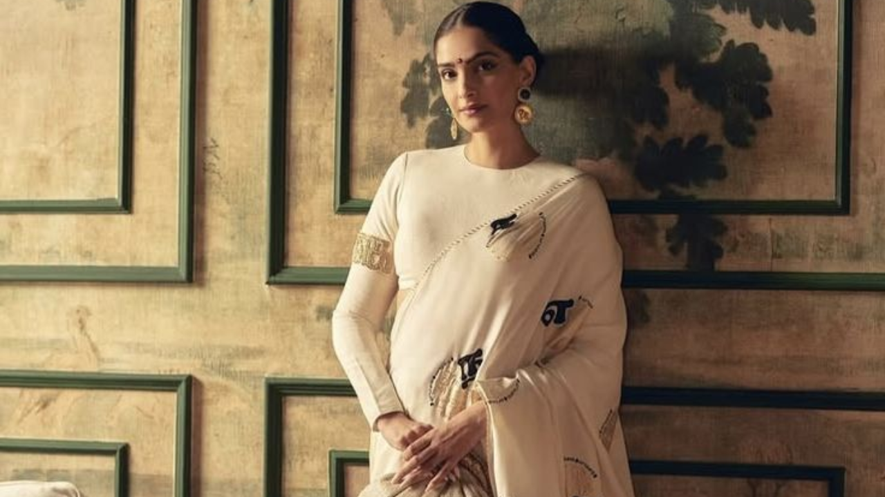 Banarasi to cotton: 5 basic Indian sarees every woman should have in ...