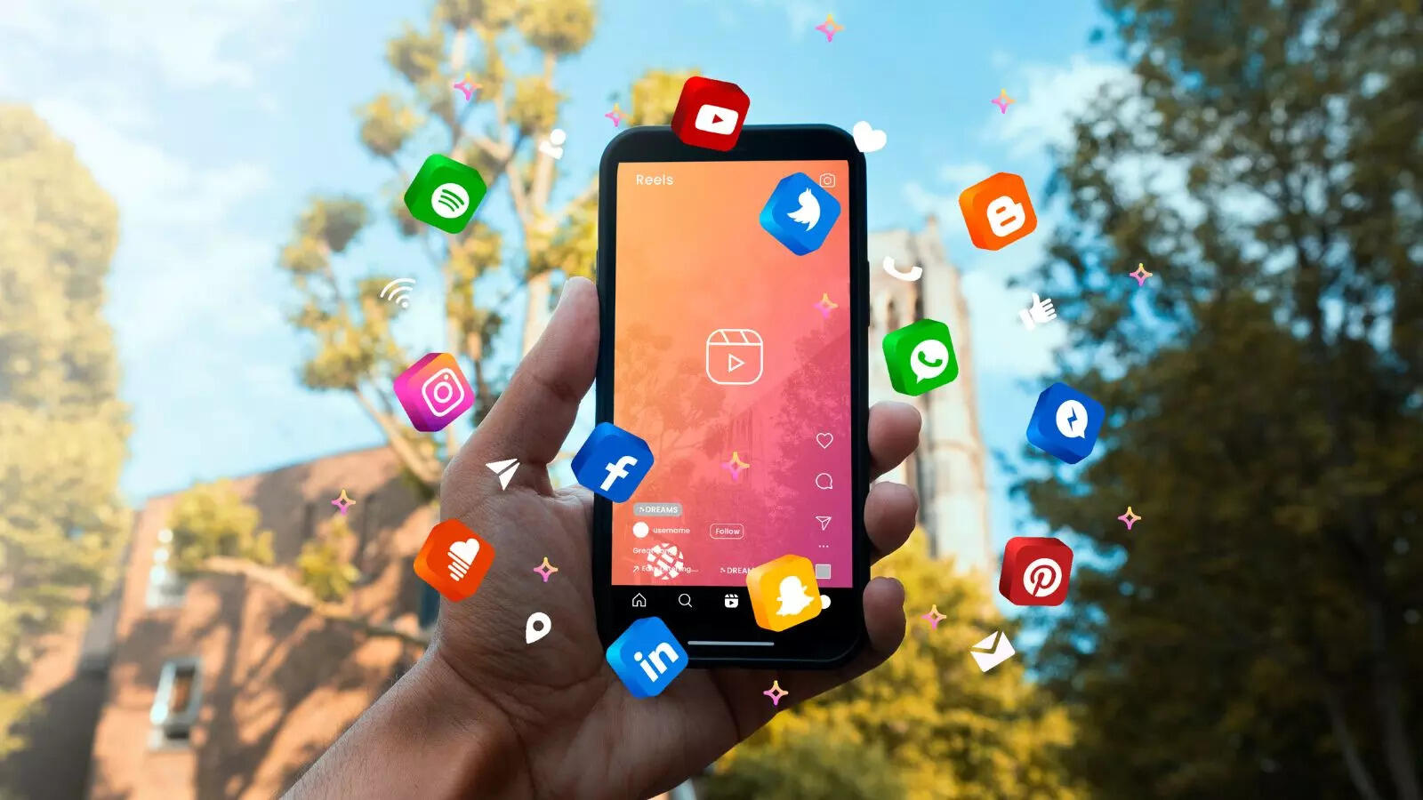 Social Media Sensations: Top 4 Zodiac Signs That Easily Go Viral