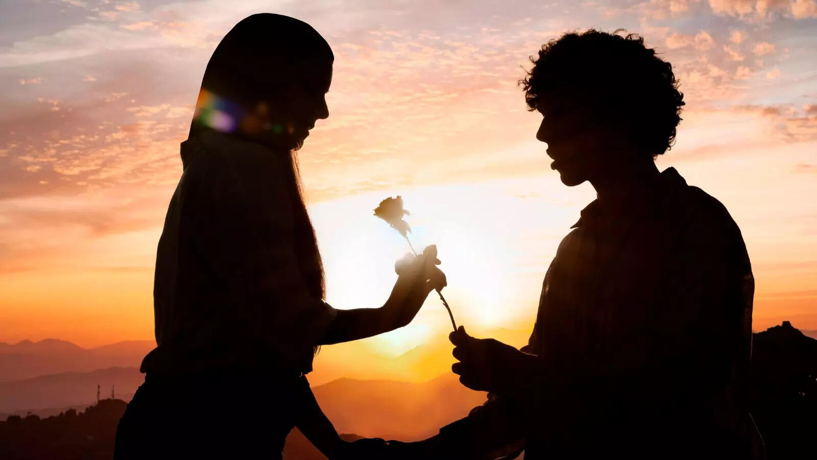 Zodiac Signs That Naturally Attract Affluent and Powerful Partners