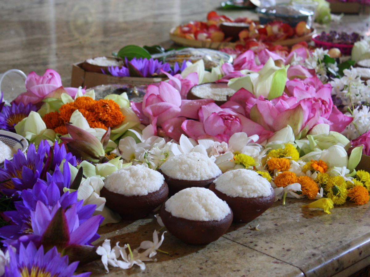 5 sacred flower offerings and the Gods who love them