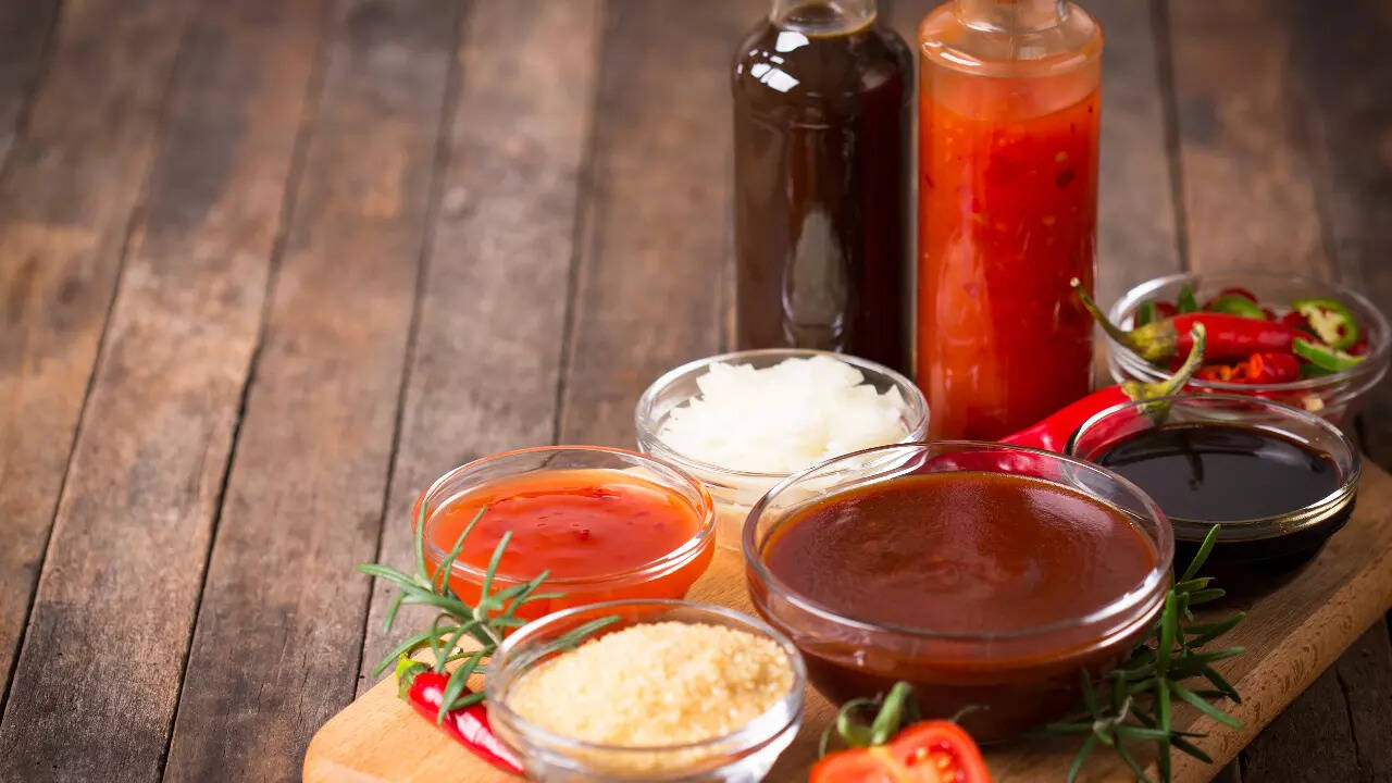 8 popular condiments and their calorie counts