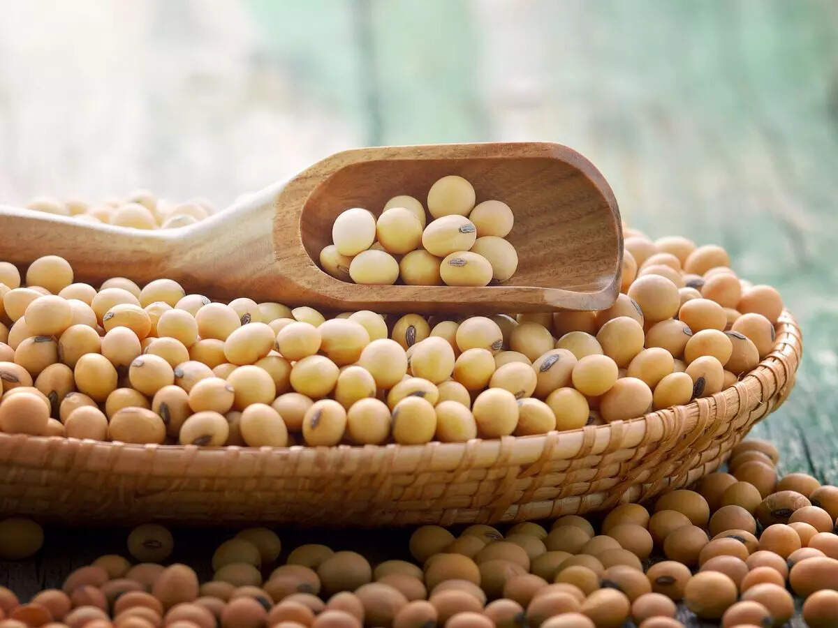 Soyabean dal vs Soya chunks: Which is more healthy and protein-rich