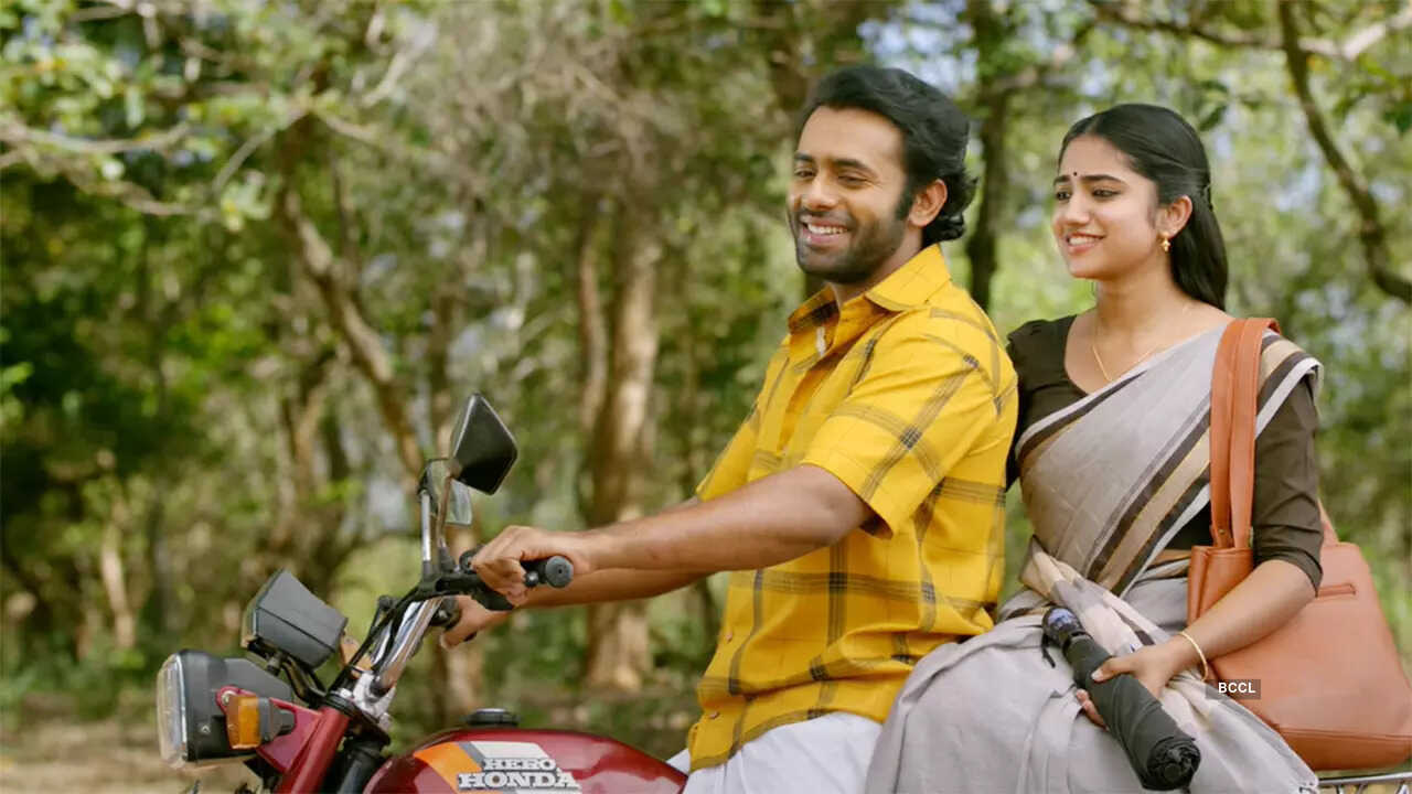 Sumathi Valavu Movie: Showtimes, Review, Songs, Trailer, Posters, News & Videos | eTimes