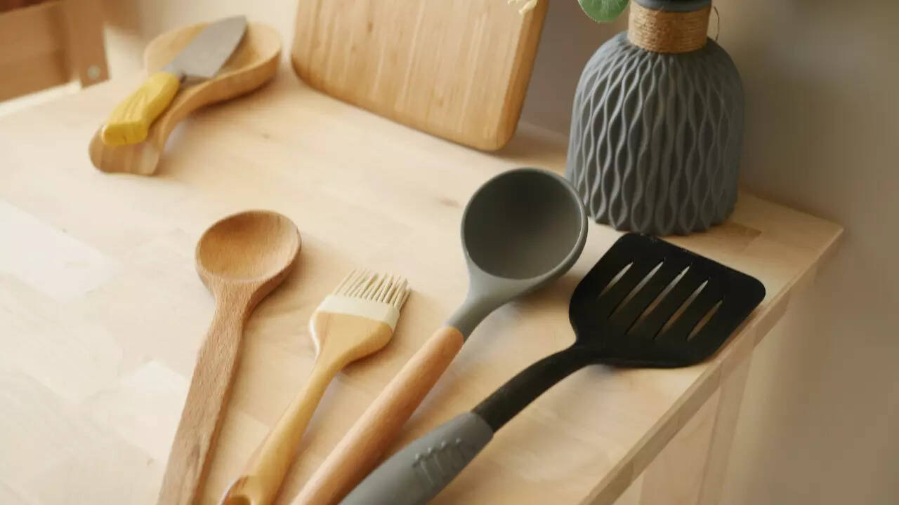 Spatulas Types: 7 types of spatulas and their purpose in Indian kitchens