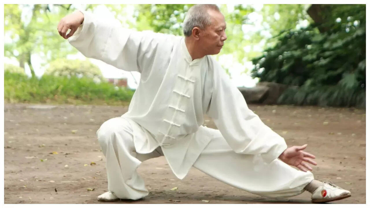 Chinese Tai-chi exercises to strengthen the kidney, liver, heart and ...