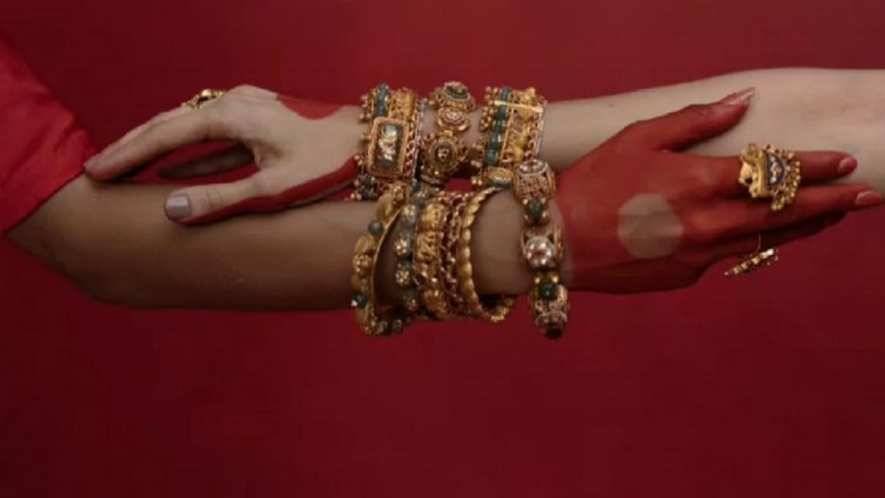 5 ways to make your gold jewellery shine at home