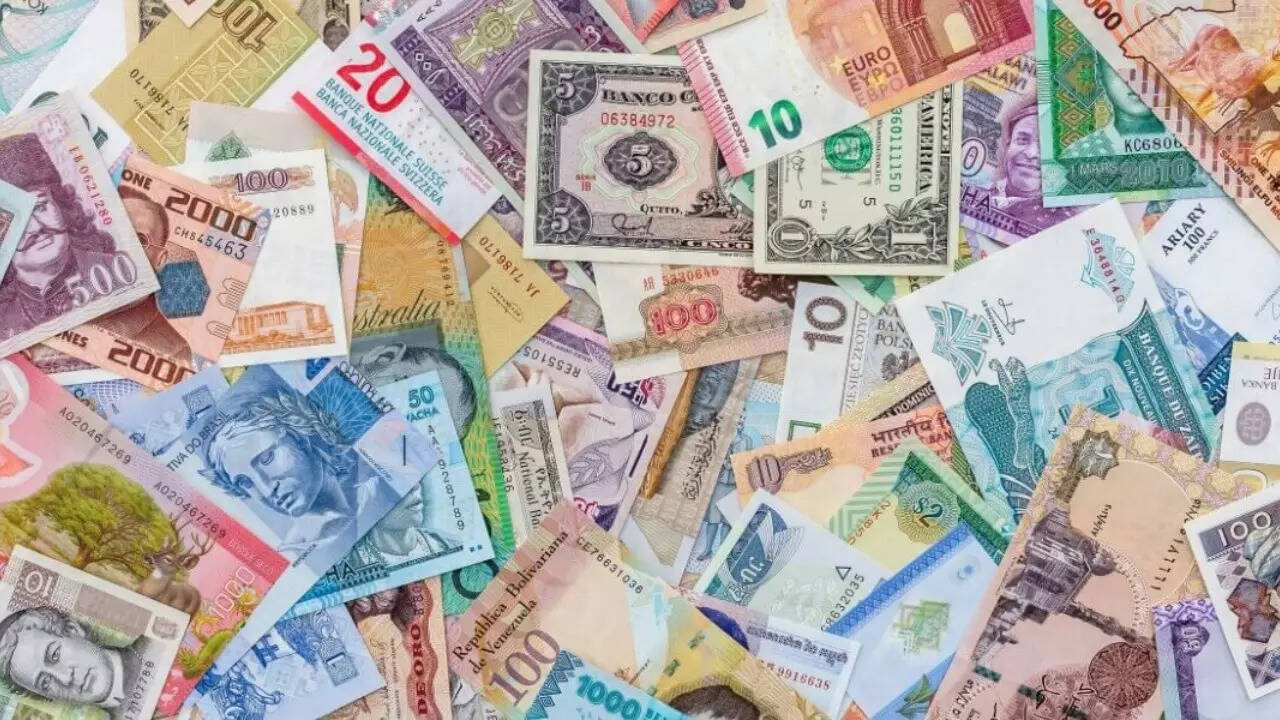 Top 10 highest currencies in the world in 2025