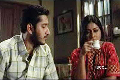 A still from the Bengali movie 'Teen Yaari Kotha'