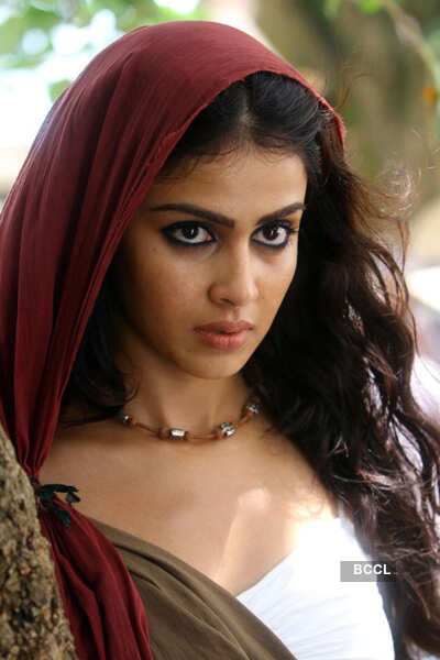 Genelia D'Souza in a still from Tamil movie 'Urumi.'