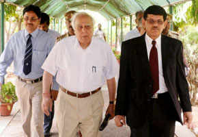 Entrance test: Sibal to meet IIT directors today
