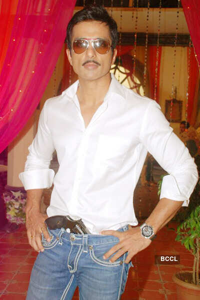 Sumit Vats, Rati Pandey and Sonu Sood on the sets of TV show 'Hitler Didi'.