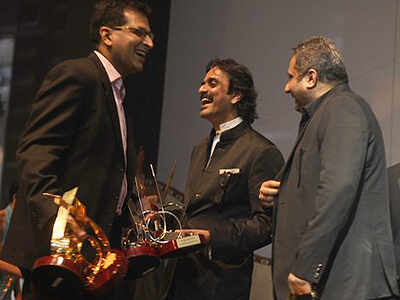 Mohammad Morani, Karan Soorma and DJ Khushi during the EEMAX awards ...