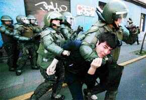 Chile: Students protest, take over schools