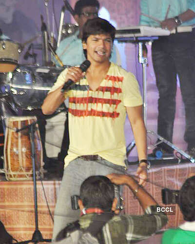 Singer Shaan performs at a Dahi Handi event, held in Mumbai on August ...