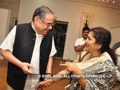 VC Burman and Bulbul Bhattacharya during the launch of Sanjay ...