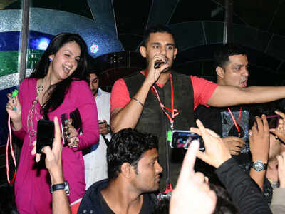 Jazz Dhami with Neha during a party, held at Club Tryst, New Delhi on ...