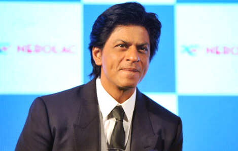 SRK maintains friendship and enmity with ease!