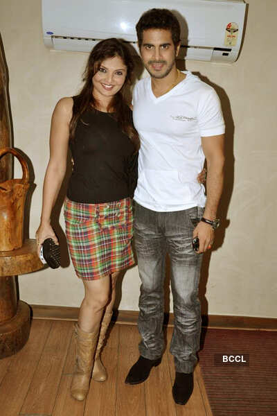 Deepshikha and husband Kaishav Arora are happy to pose together during ...