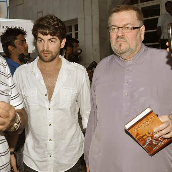 Neil Nitin Mukesh with father attended the prayer meet of singer Sonu ...