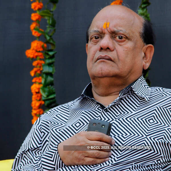 Surendra Sharma during the 'Wah! Wah!' kavi goshthi, held at Parsavnath ...