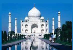 Explosion at junkyard near Taj Mahal