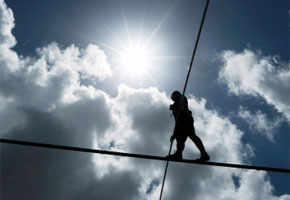US daredevil completes Grand Canyon tightrope walk