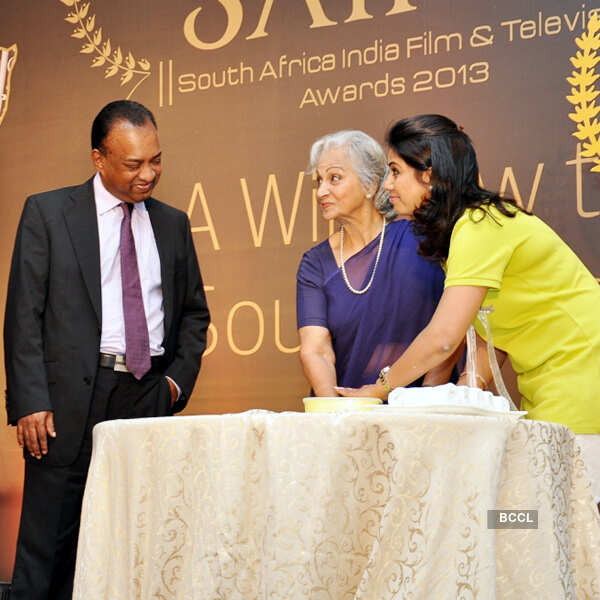 Sadha Naidoo with Waheeda Rehman (C) at the press meet of South Africa ...
