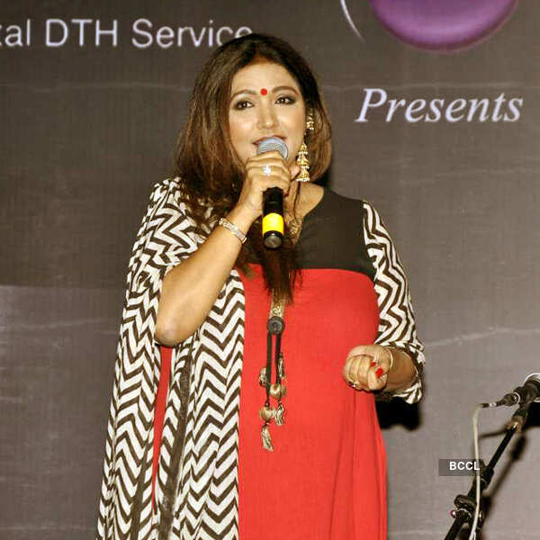 Mitali Singh shares her thoughts at the launch of her album, held in ...