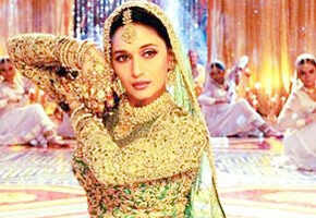 Madhuri Dixit learning Urdu for 'Dedh Ishqiya'